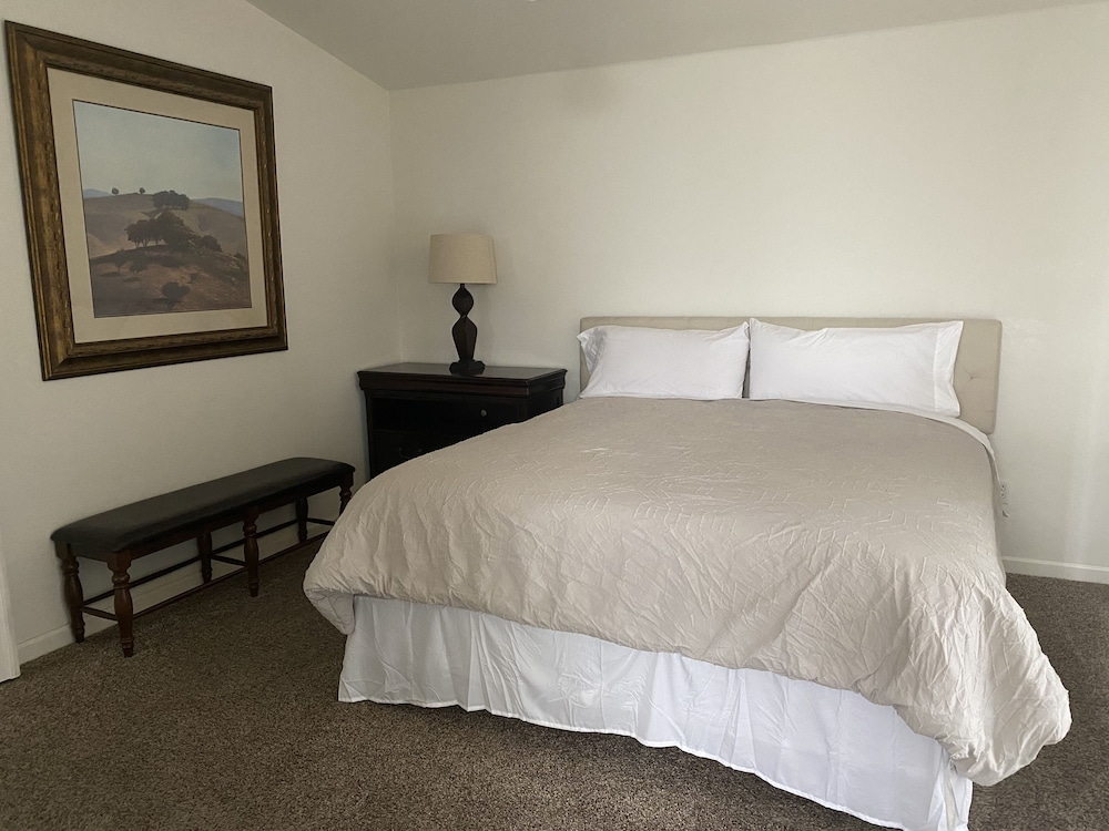 (A) Single Story In Citrus Heights. 3 Bed, 2 Bath, 2 Car Garage And Yard. - Folsom, CA