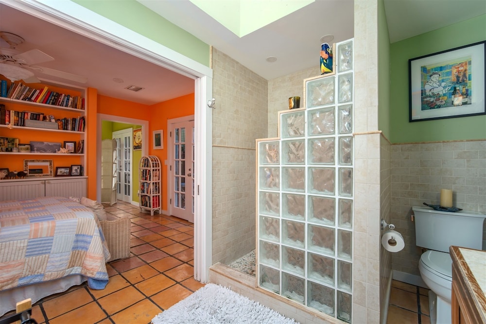 Garden Of Eden Cottage | 1 Bed, 1.5 Bath - Key West, FL