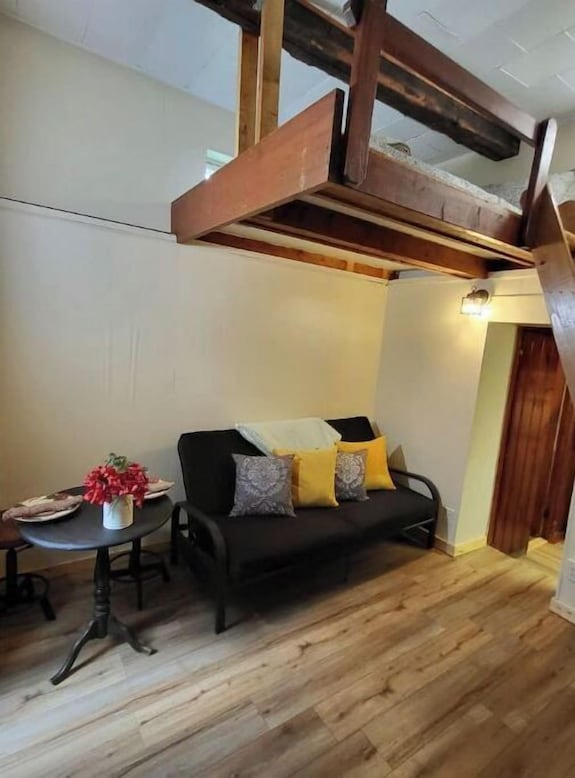 Cool Smokehouse On Historic Manor House Grounds! - Frederick