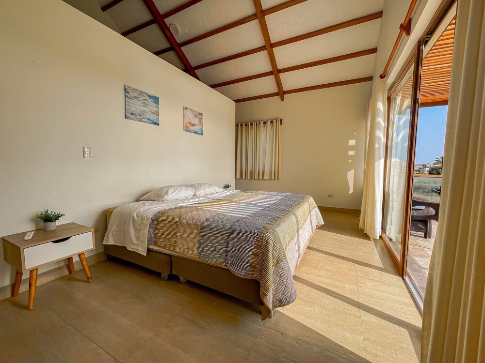 Hop Lago & Mar Exclusiva En Playa De Chincha - San Clemente