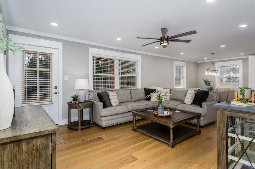 100% - 5 Star Reviews! Clean, Safe & Enjoyable Home Away From Home! - Hickory, NC