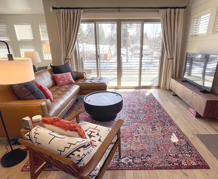 Walk To Beach/town - Bright, New Modern Getaway - Ross Lake, McCall