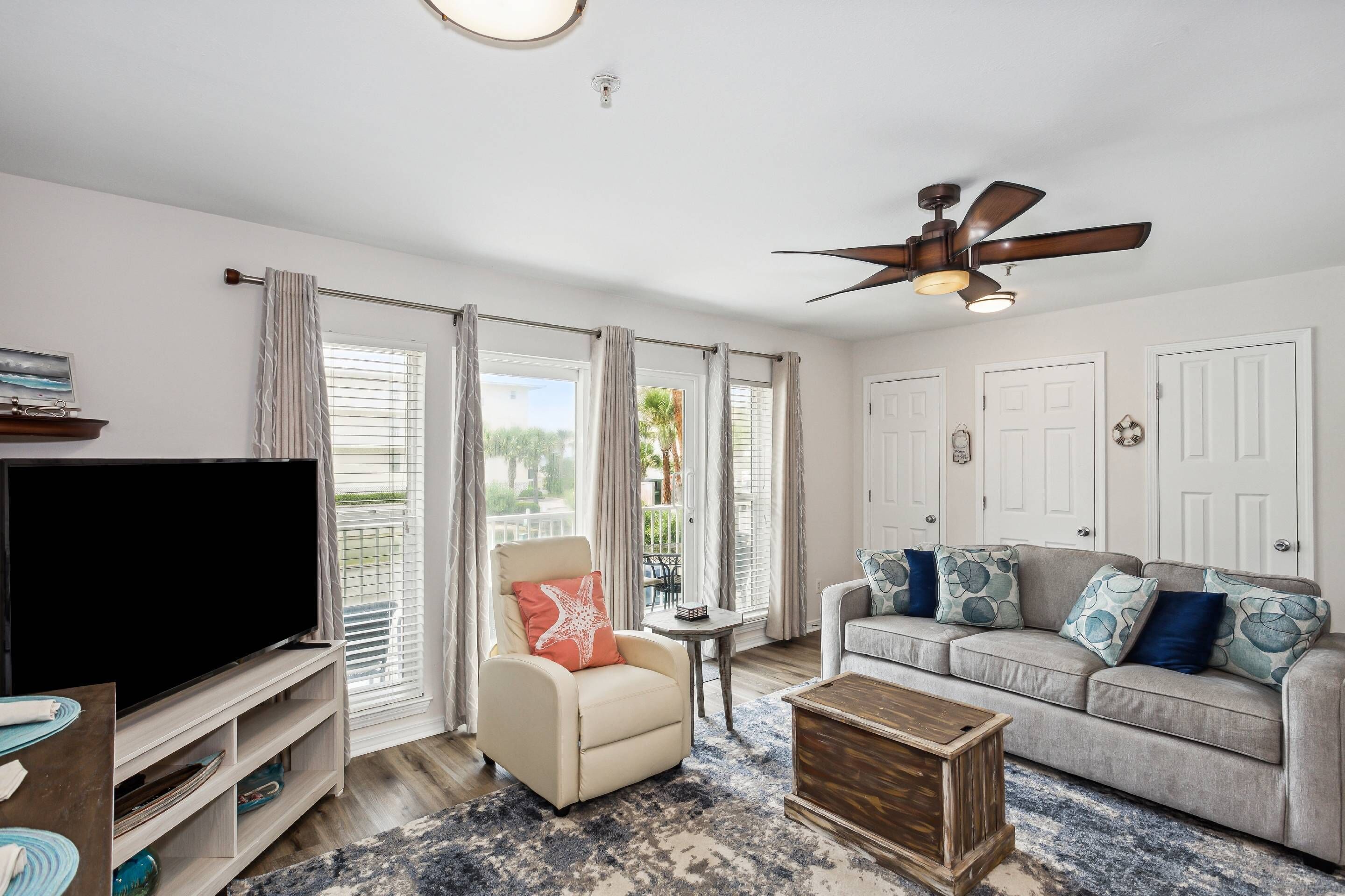 Family Friendly-gulf Islands 2br Condo-5 Min Walk To The Beach-community Pool-fast Wifi-free Fun - Navarre Beach