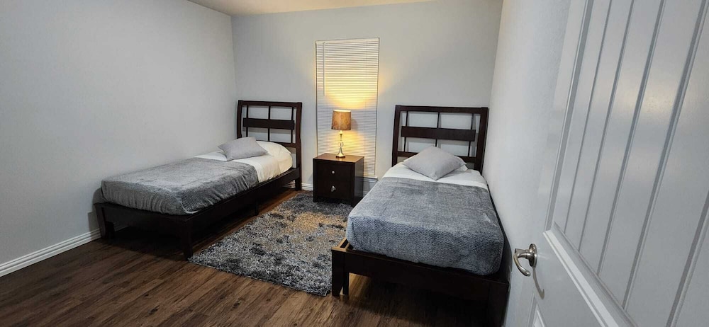 Charming Home Just Minutes From Fort Worth Downtown, Stockyards & Tcu - Fort Worth, TX