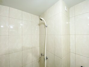 Estúdio | Casa de banho | Um polibã 