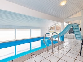 Casa | Piscina | Piscina interna, piscina externa