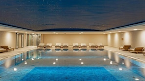 2 piscinas internas, 7 piscinas externas, guarda-sóis, espreguiçadeiras