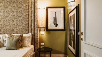 Cofre no quarto, secretária, Wi-fi grátis