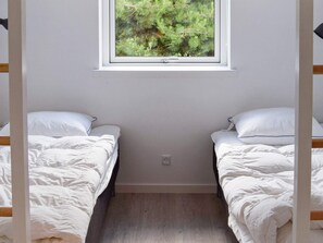 Casa | 6 quartos, com mobília individualizada