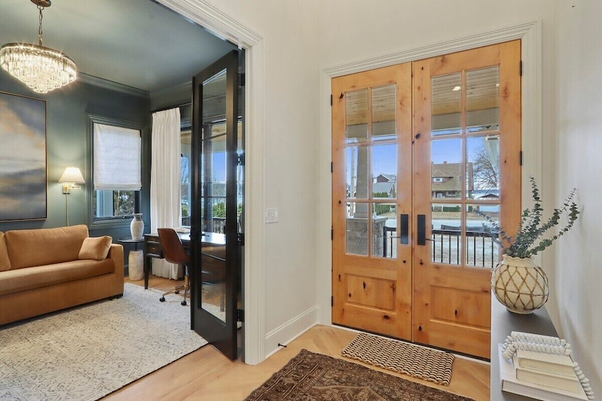 Luxe At The Lake | Heated Saltwater Pool |Lake Views |Enclosed Porch | Movie Theater| Hot Tub - 레이크 제네바