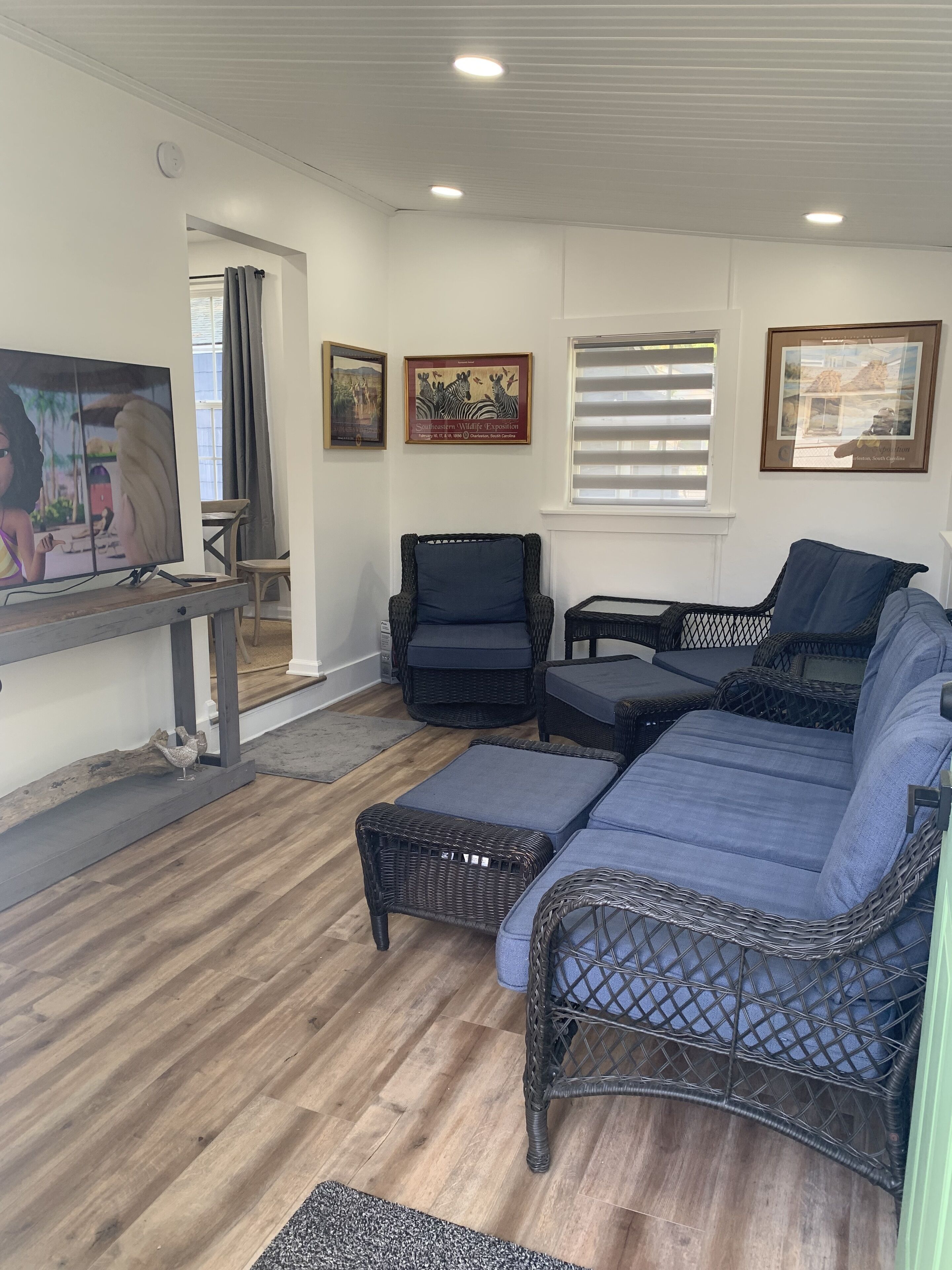 Experience Coastal Charm! 3 Bd 2 Bath Downtown Charleston 11 Min Beach 30  Min - Charleston, SC