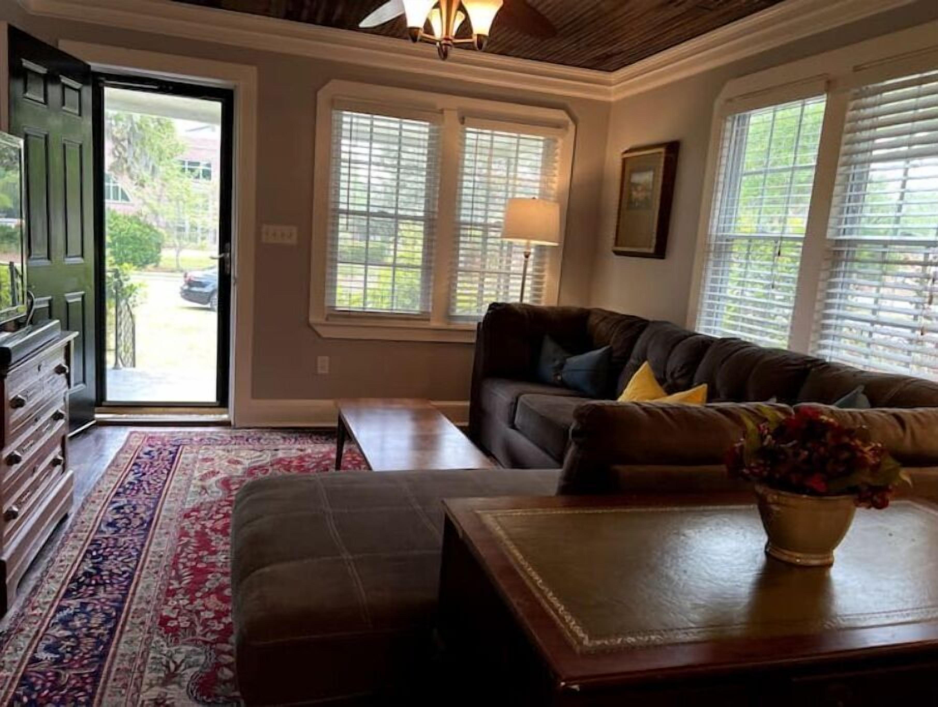 The Grayson~park Circle Home With Huge Yard~15 Min To Downtown Charleston - Charleston, SC