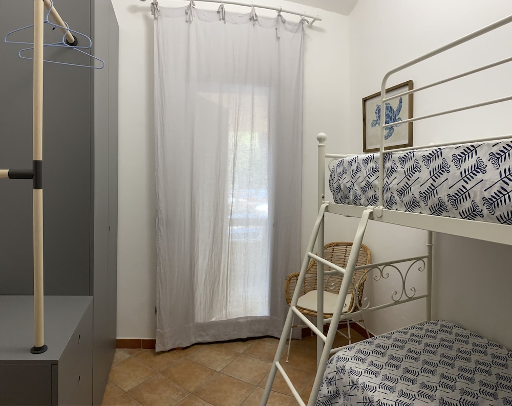 Cottage On The Sea In Residence With Garden - Terracina