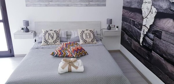 Newhouse Crispi 78 - Bari