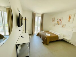 Escrivaninha, espaço de trabalho para notebook, Wi-Fi de cortesia