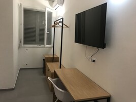 Quarto Tradicional | Secretária, secretária adequada para computadores portáteis