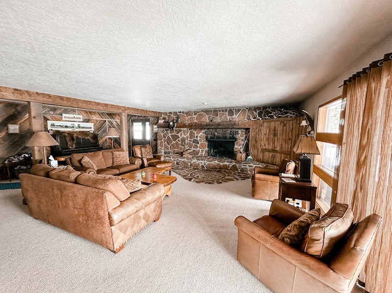 Exclusive Mountain Grandeur!\nback Door To The Seven Devils Mountain Range - Idaho