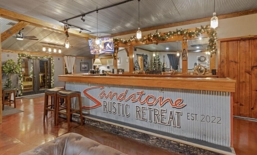Cozy Romantic Getaway - Cabin on WI River in Wisconsin Dells - Juneau ...