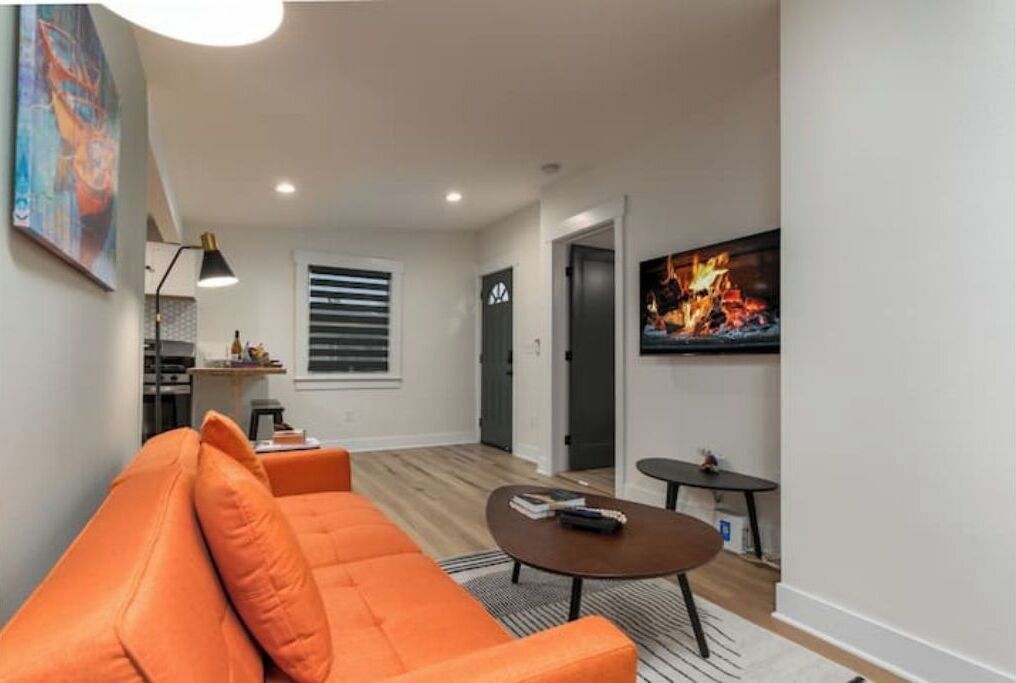 Modern Scandi Newly Renovated Midtown Charm - Reno, NV