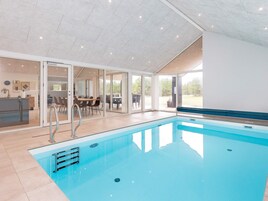 Casa | Piscina | Piscina interior, piscina exterior 