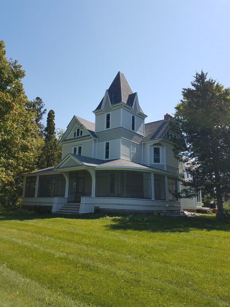 Oaklawn Inn Llc - Wisconsin