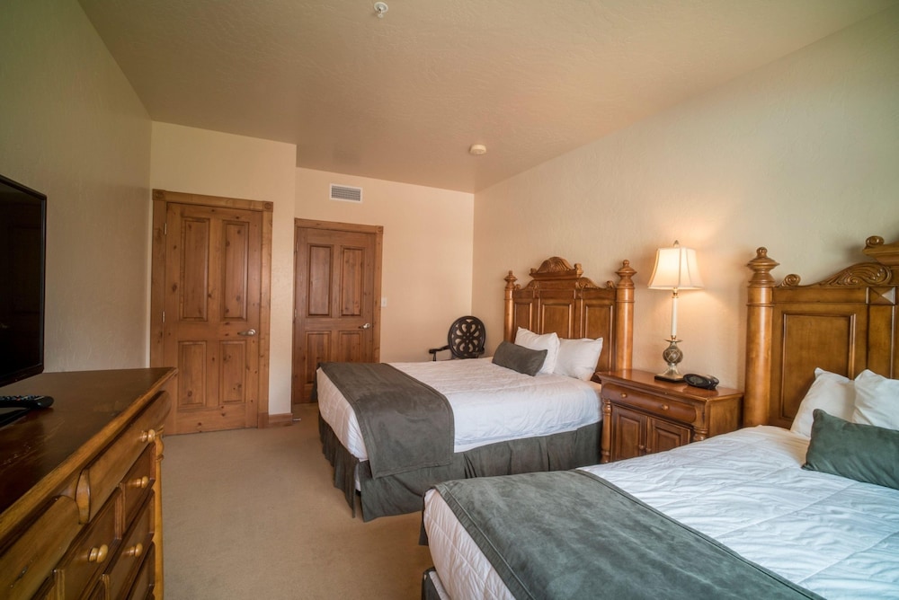 Villas At Zermatt Resort - Condos - Midway, UT