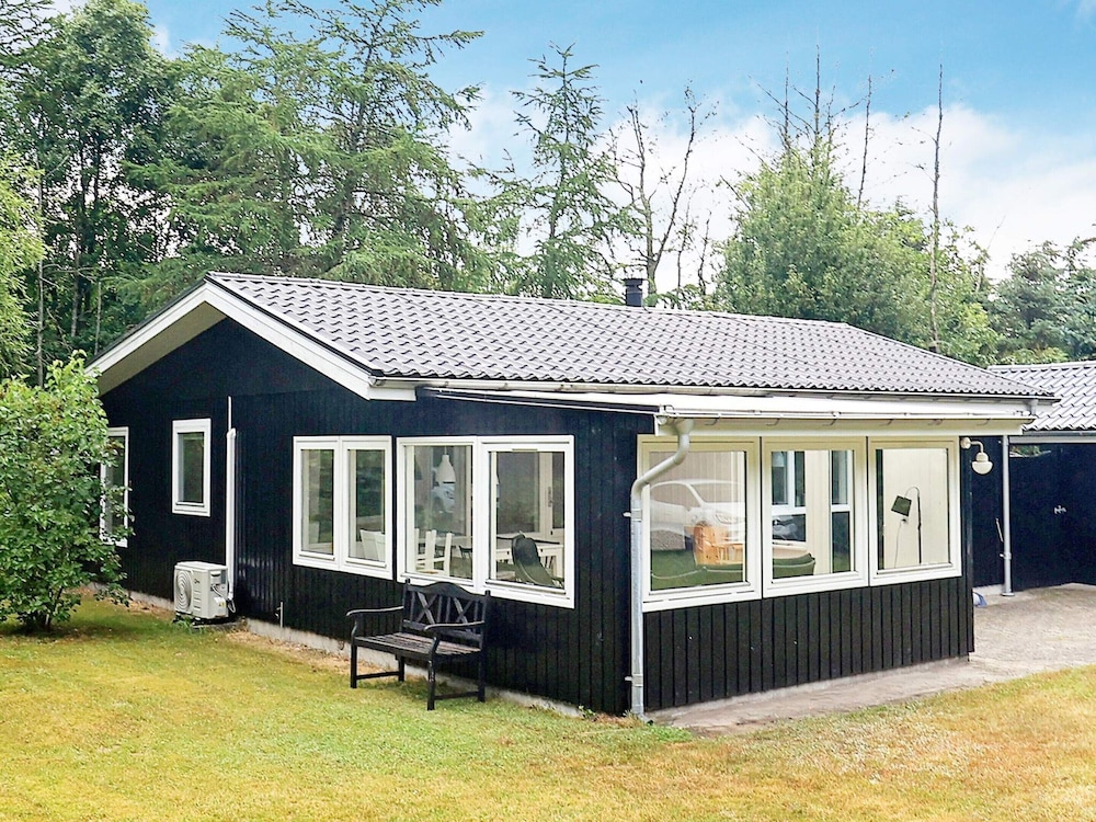 6 Person Holiday Home In Hals - Hou