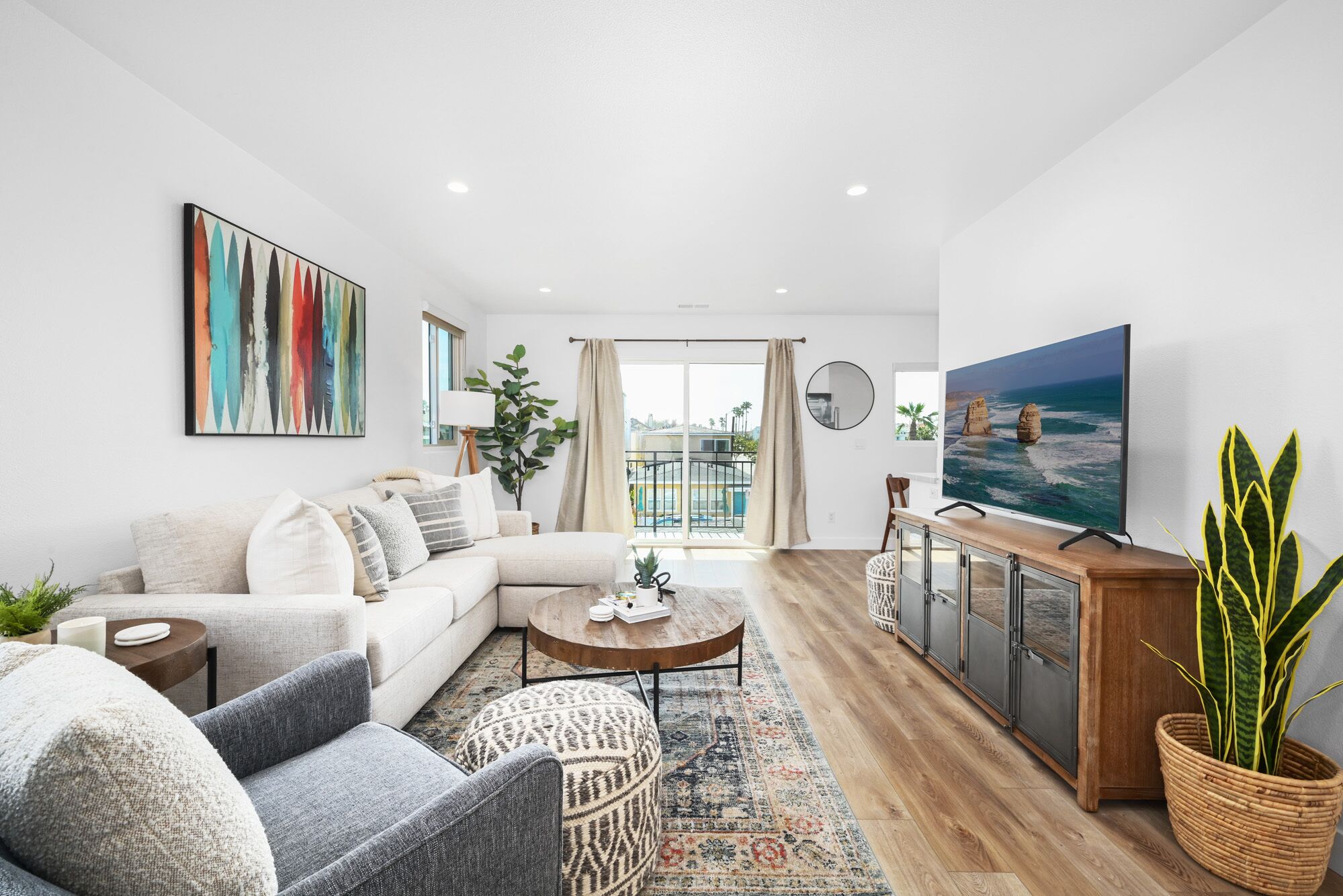 Remodeled /4 Car Parking/clean/patio W/ Firepit - Huntington Beach, CA