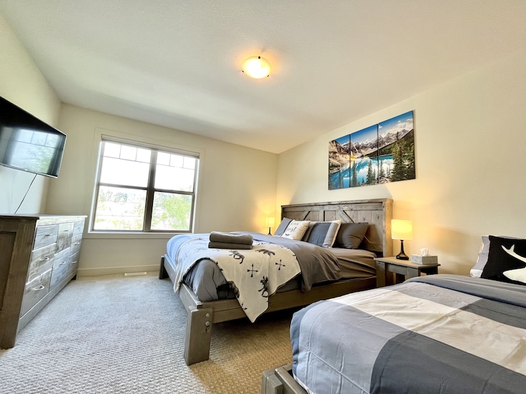 Perfect Mt. View Townhouse | Garage | Deck | Bbq - Invermere