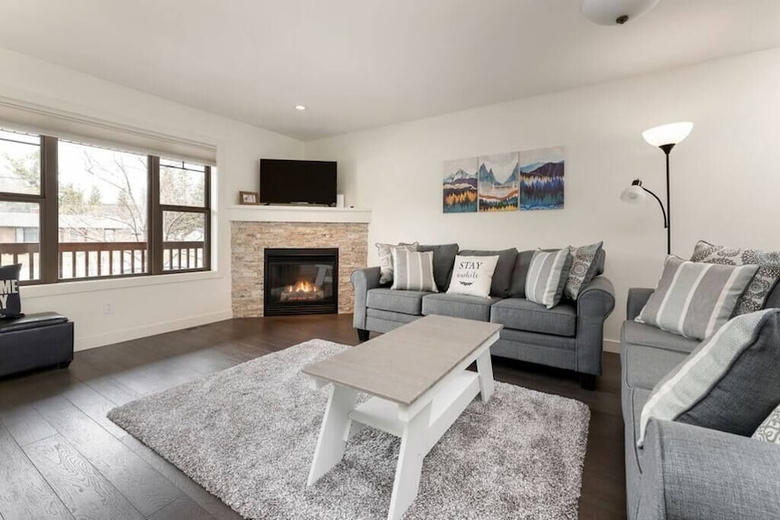 Central A/c Townhouse Mt.views | Fireplace | Garage | Deck - Invermere