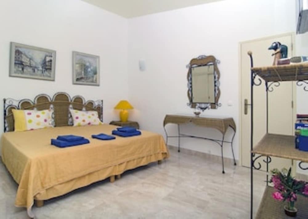 Vila Monte Luz - 1, Great apartment for 2 persons, pool, directly by ...