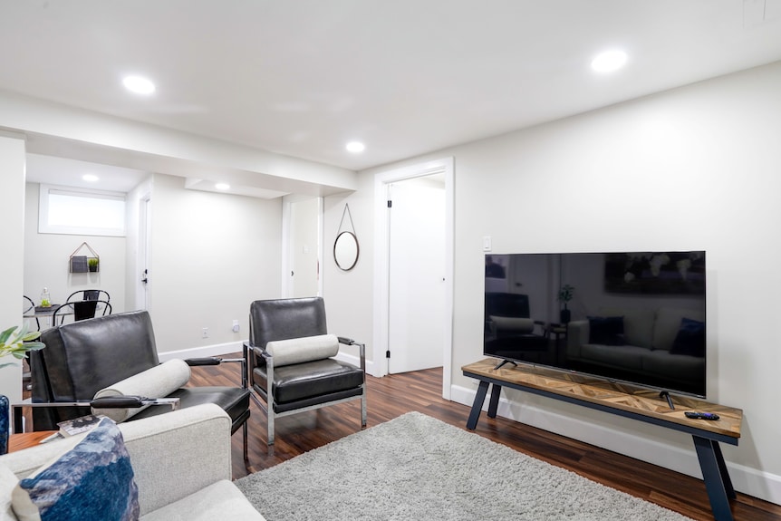 Spacious And Well Located Apartment Near Central London -