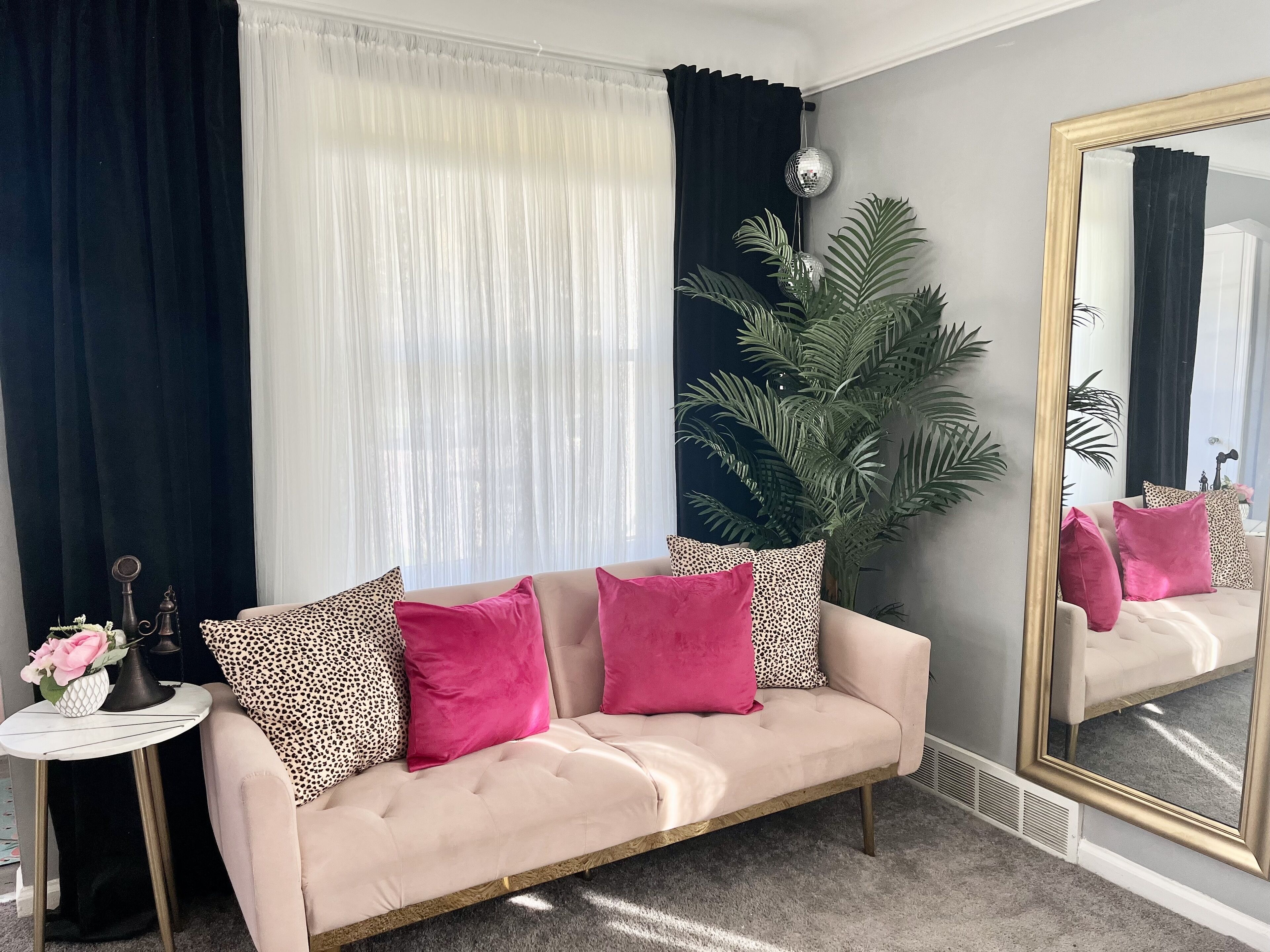 Selfiebnb | Great For Content Creation & Selfies - Fraser, MI