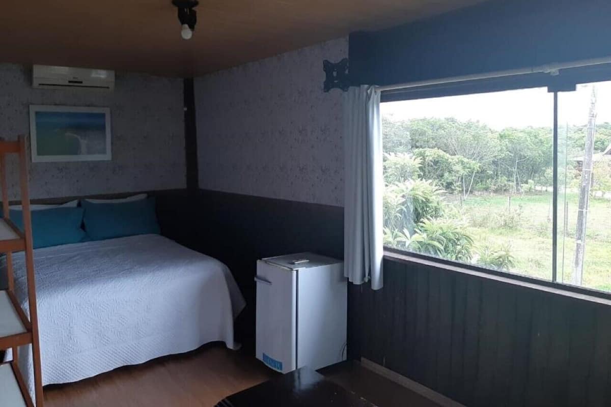Suíte 4 - Essência da Guarda Surf House Com Jacuzzi Coletiva | 1 quarto, roupas de cama de algodão egípcio, roupas de cama premium