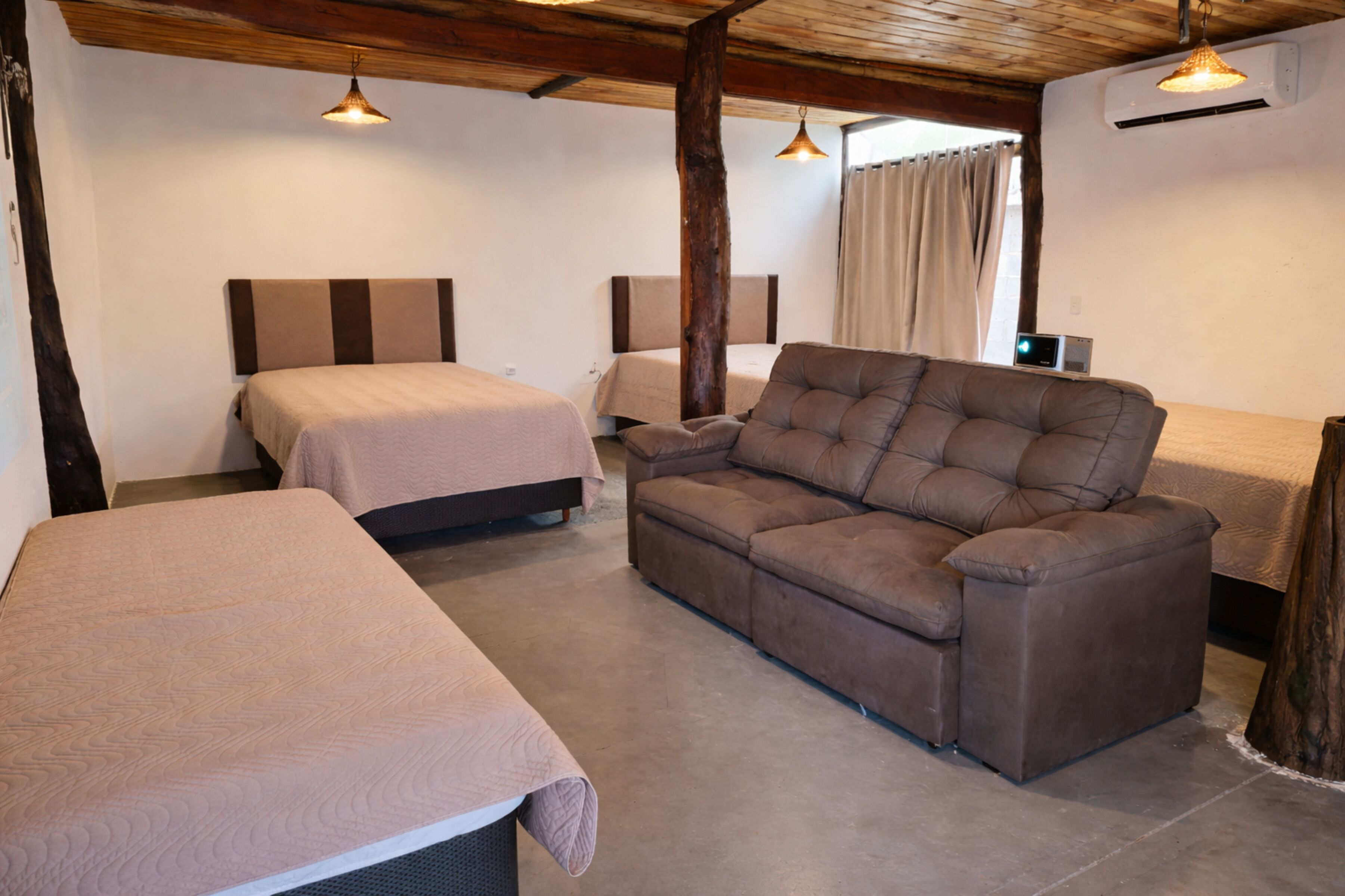 Suíte 8 - Big Room - Essência da Guarda Surf House - Com Jacuzzi Coletiva - Guarda do Embaú | 1 quarto, lençóis de algodão egípcio, roupa de alta qualidade 