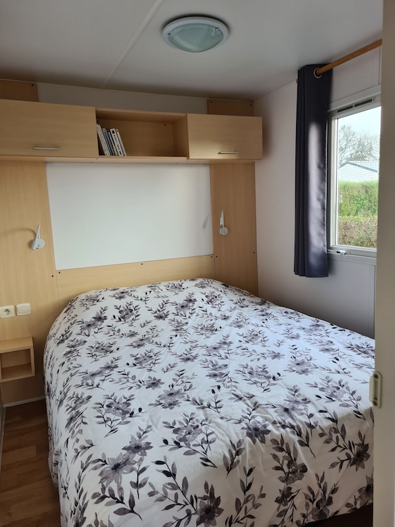 Mobil Home Beg Meil 300m Beach With Shared Pool, Private Terrace And Wi-fi - La Forêt-Fouesnant