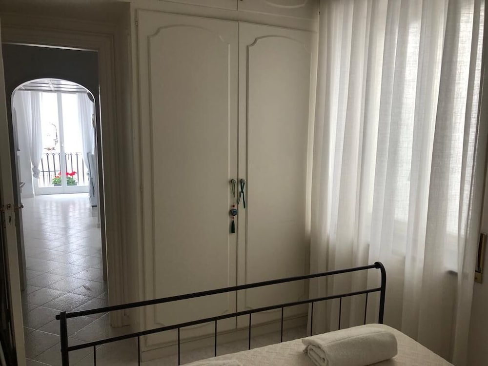 Delizioso Appartamento Ad 1 Minuto Dalla Famosa Piazzetta Di Capri - Isola di Capri