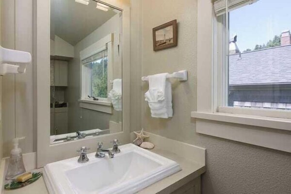 Chapman Cove By Avantstay Gorgeous Beach Bungalow W/ Sauna - Cannon Beach, OR