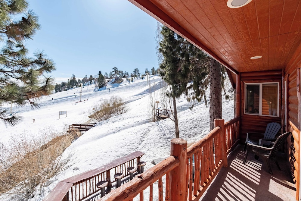 Clover By Avantstay Gorgeous Ski In/ Ski Out Home W/ Game Room & Hot Tub! - Big Bear Lake, CA