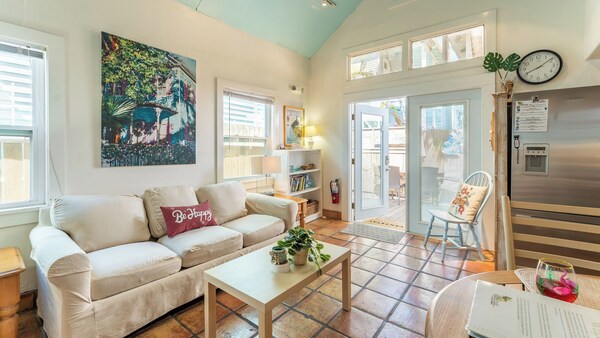 Casita De Catherine By Avantstay 1 Block To Duval St W/ Hot Tub! - Key West, FL