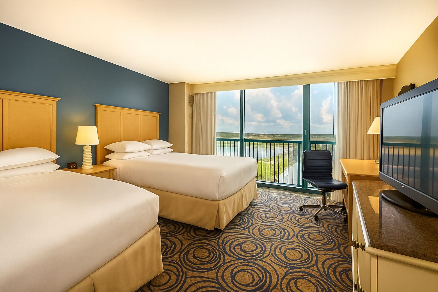 Direct Beach Access! 2 City View Units, 2 Pools! - Daytona Beach, FL