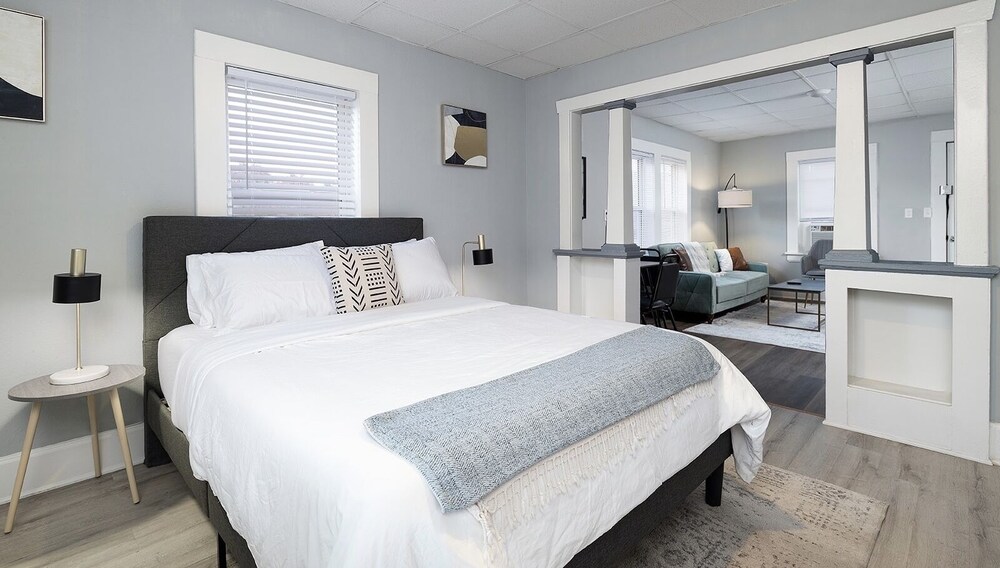 Breathtaking 1BD 1BTH Springfield Studio Apartment - Springfield | Vrbo