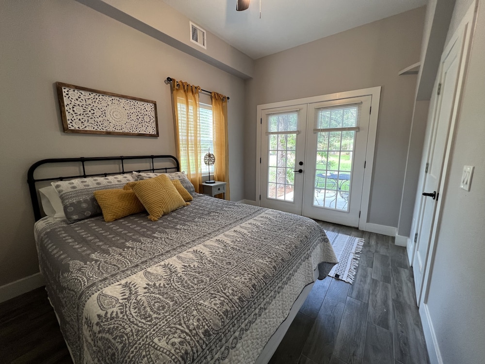 Country hideaway - minutes to the Woodlands! - Harris County | Vrbo