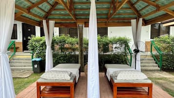 Massagens com pedras quentes, massagens musculares profundas
