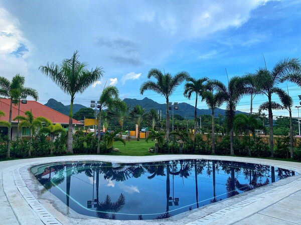 3 Peaks Resort & Boutique Hotel - Santo Tomas