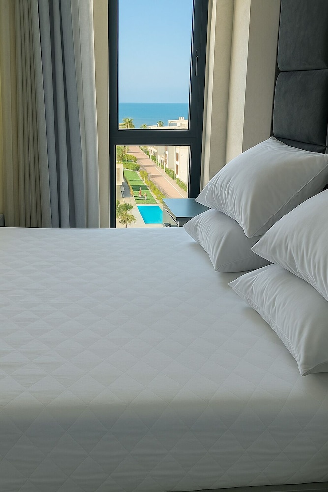 Luxurious Chalet In Porto Said With Beachfront Views - Egypt