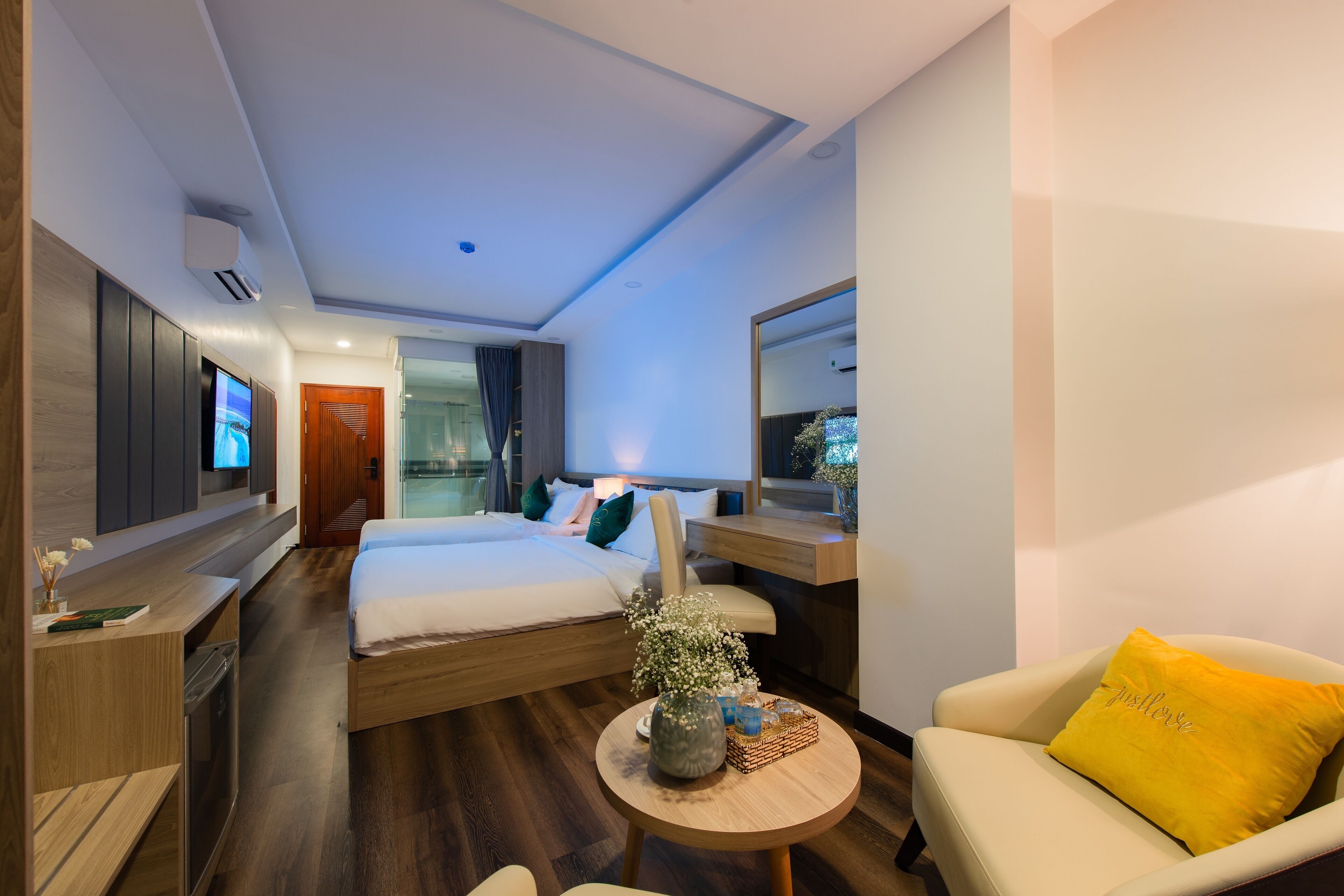 Frigobar, cortinas blackout, Wi-Fi de cortesia, roupa de cama
