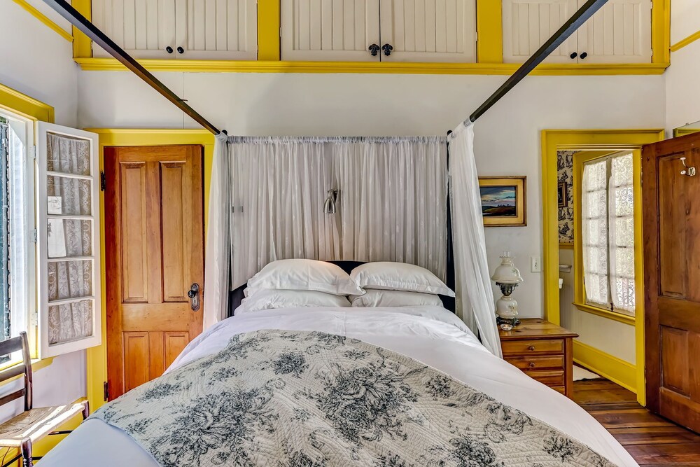 Carriage House In North Historic District. Pet Friendly! Fireplaces. - Savannah, GA