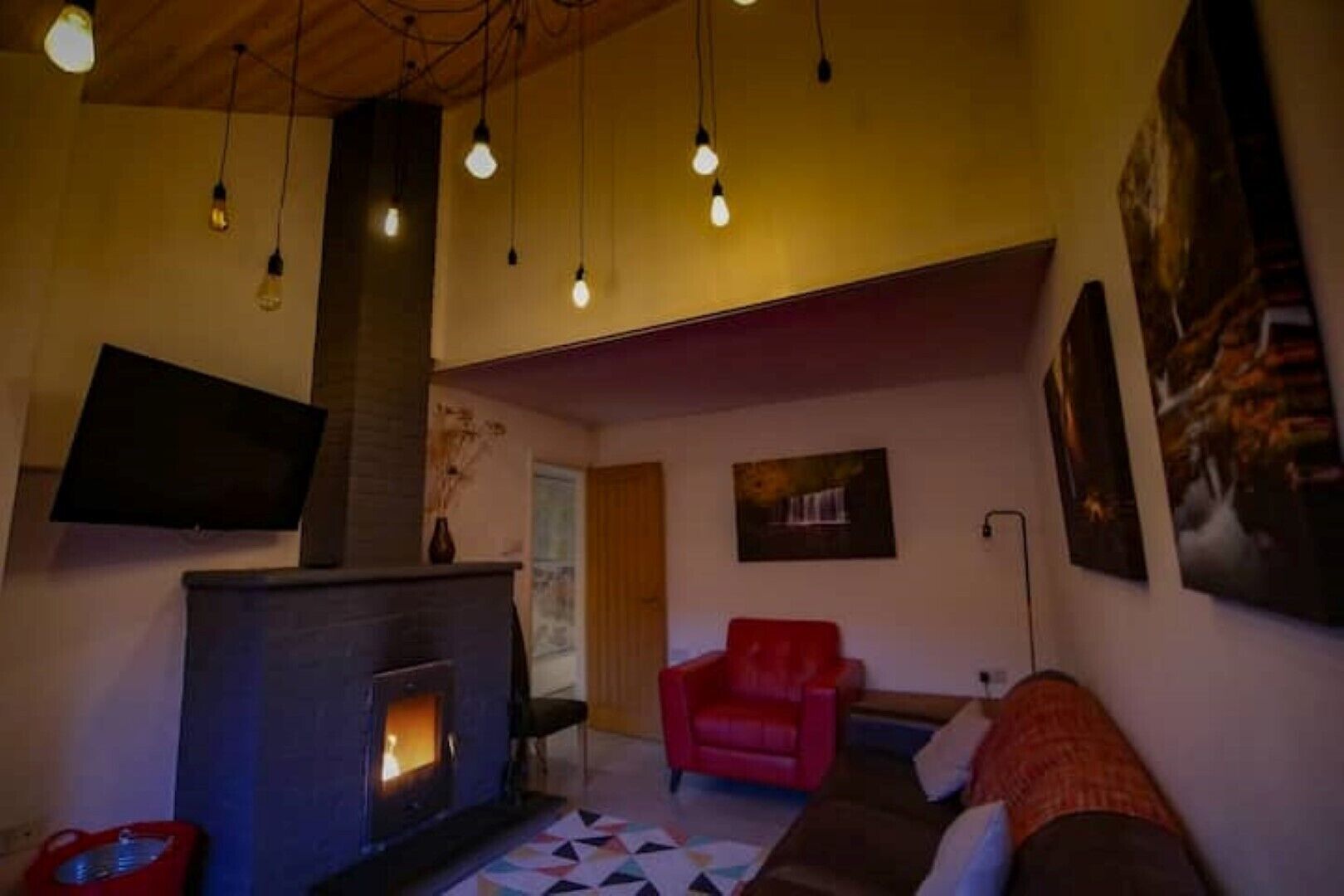 Waterfall Lodge - Direct Access To Waterfall Walks - Wales