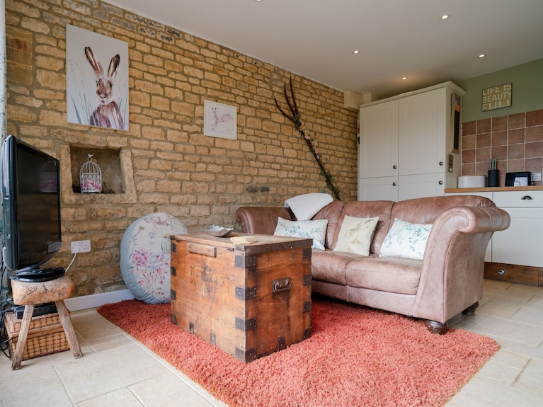 Hare Cottage Wonderful Views And Parking - Pass The Keys - Stow-on-the-Wold